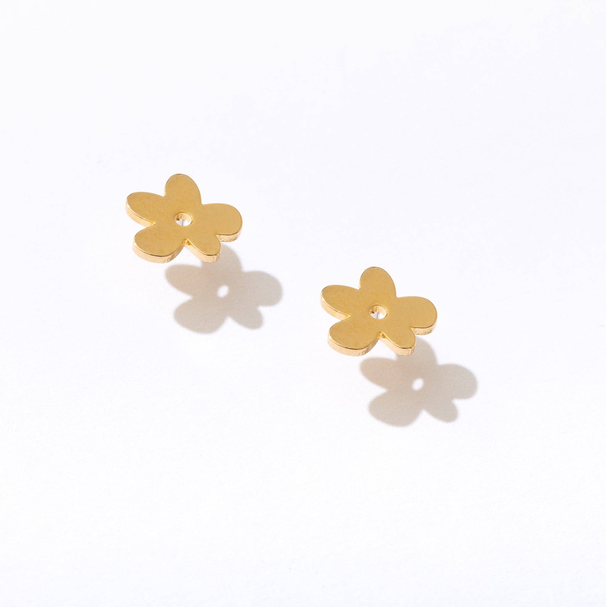 Little Daisy Flower Stud Earrings – Maple Layne Market